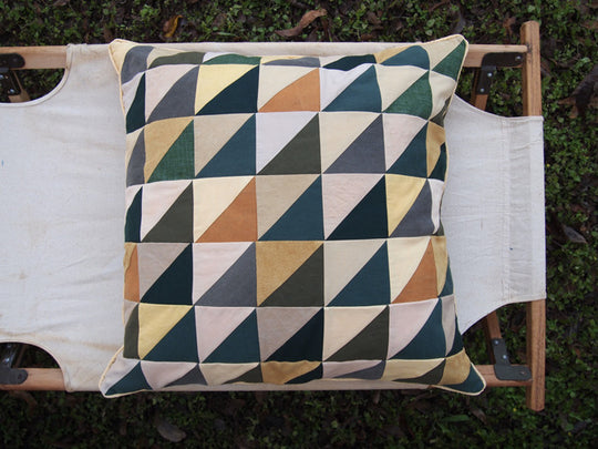 Pyramid Pillow – Folk Fibers